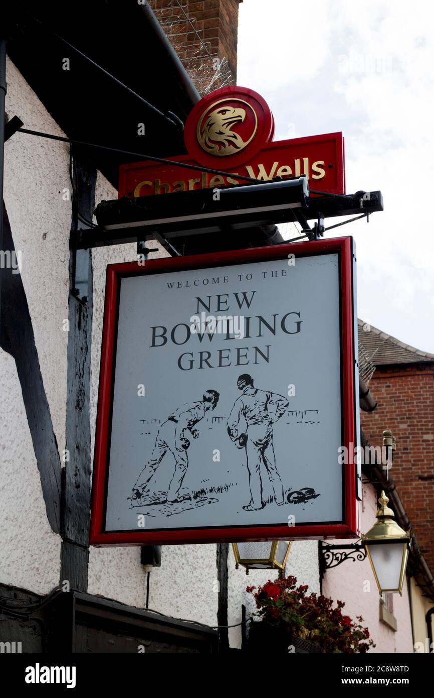 The New Bowling Green pub sign, Warwick, Warwickshire, England, UK ...