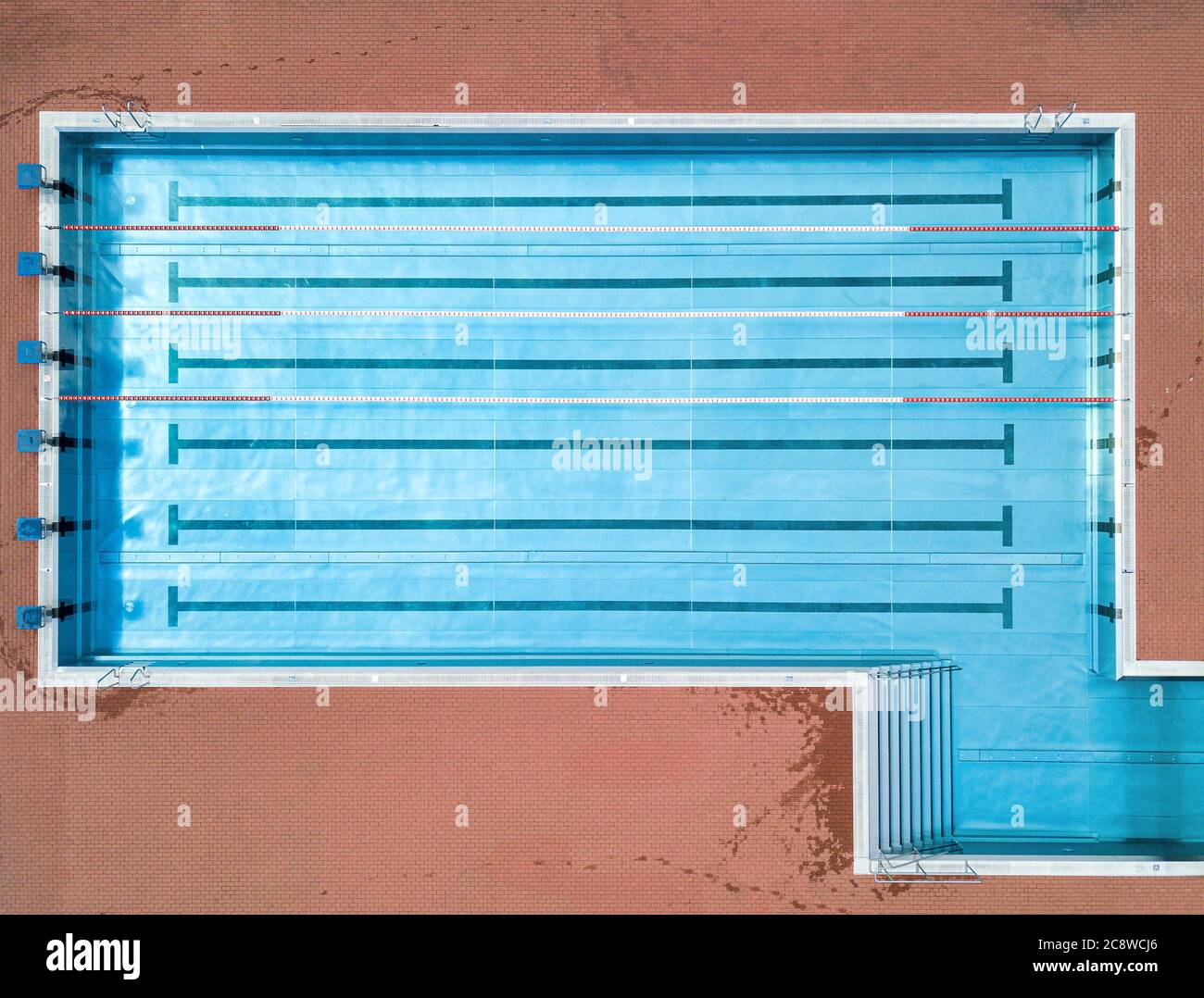 Empty pool top view High Resolution Stock Photography and Images - Alamy