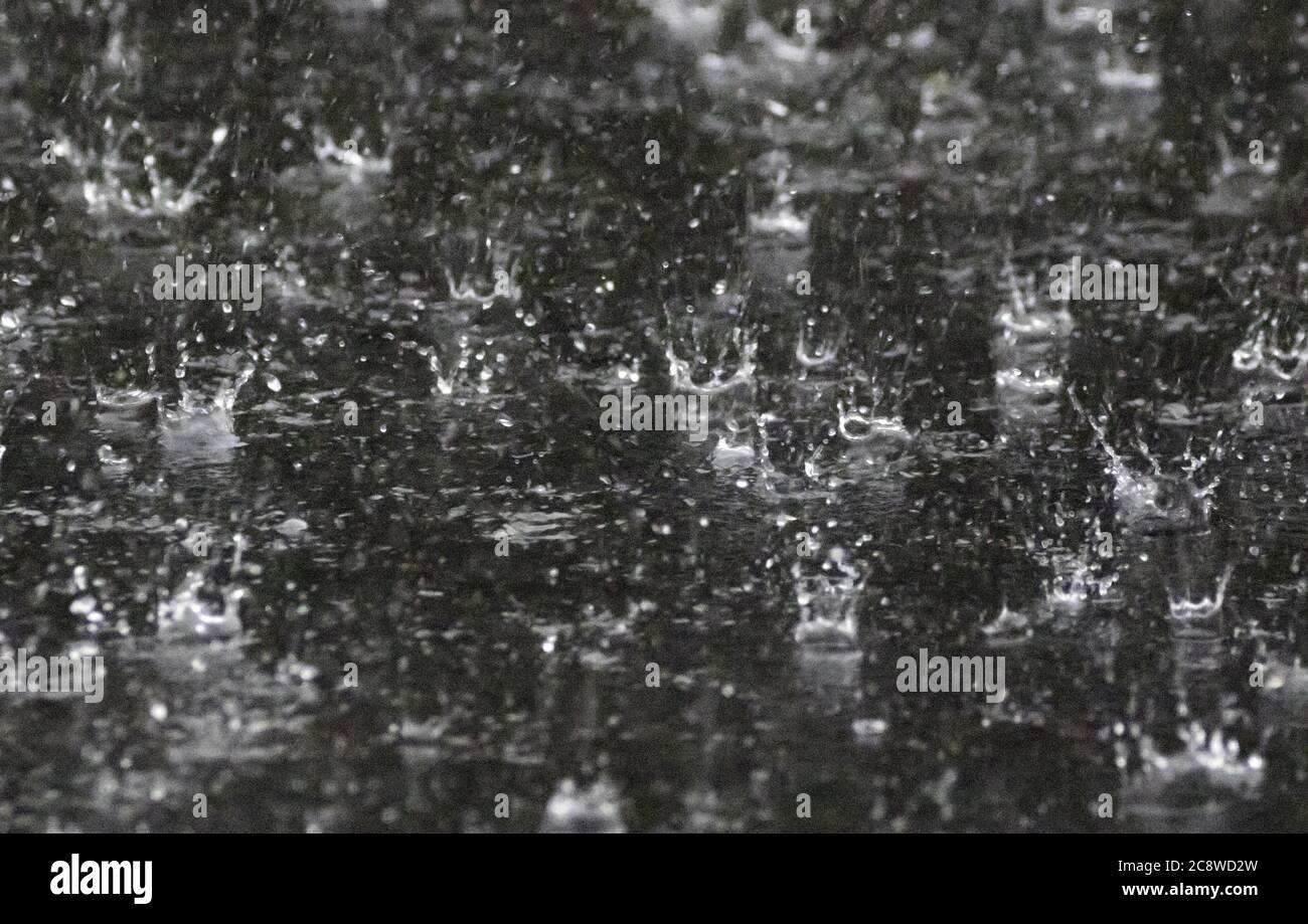 raindrops falling in water, october 2019 | usage worldwide Stock Photo ...