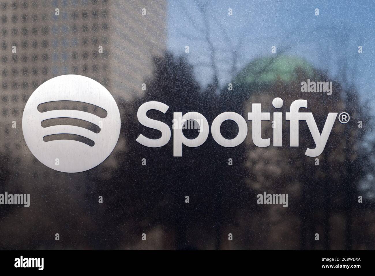 Spotify logo building hi-res stock photography and images - Alamy