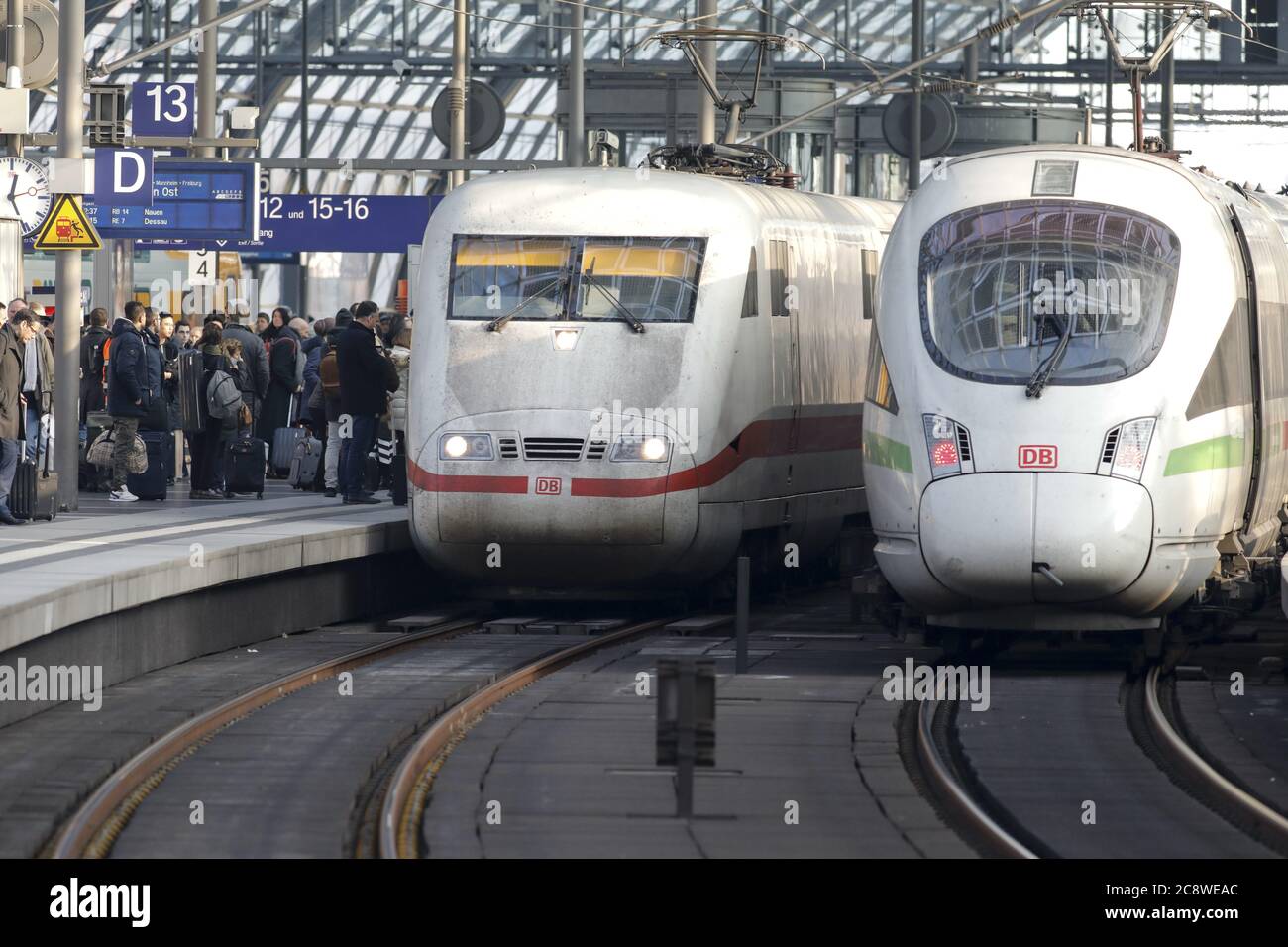 ICE Zuege der Deutschen Bahn am Berliner Hauptbahnhof.In den kommenden ...