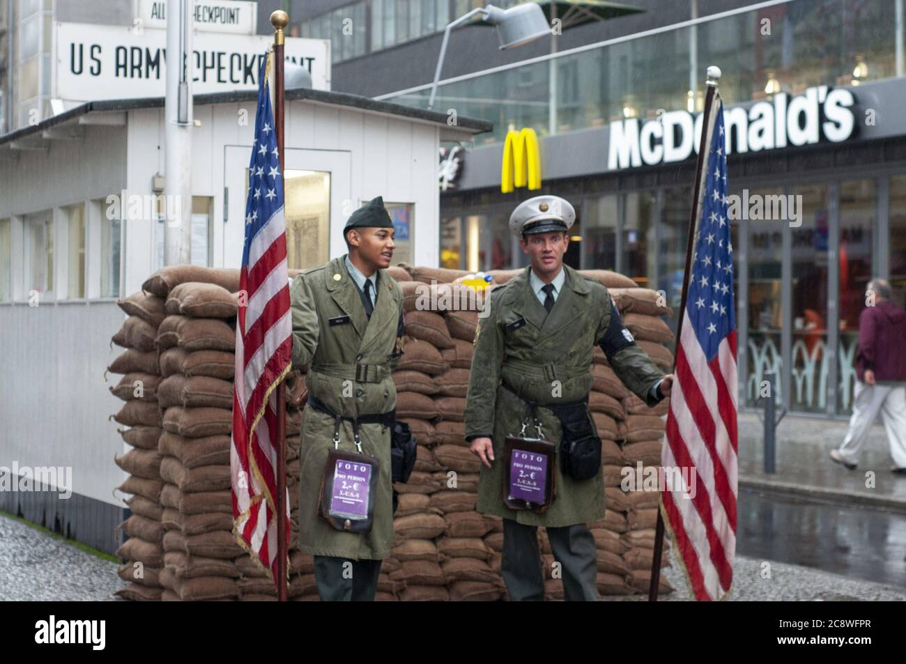 Checkpoint charlie reconstruction hi-res stock photography and images ...