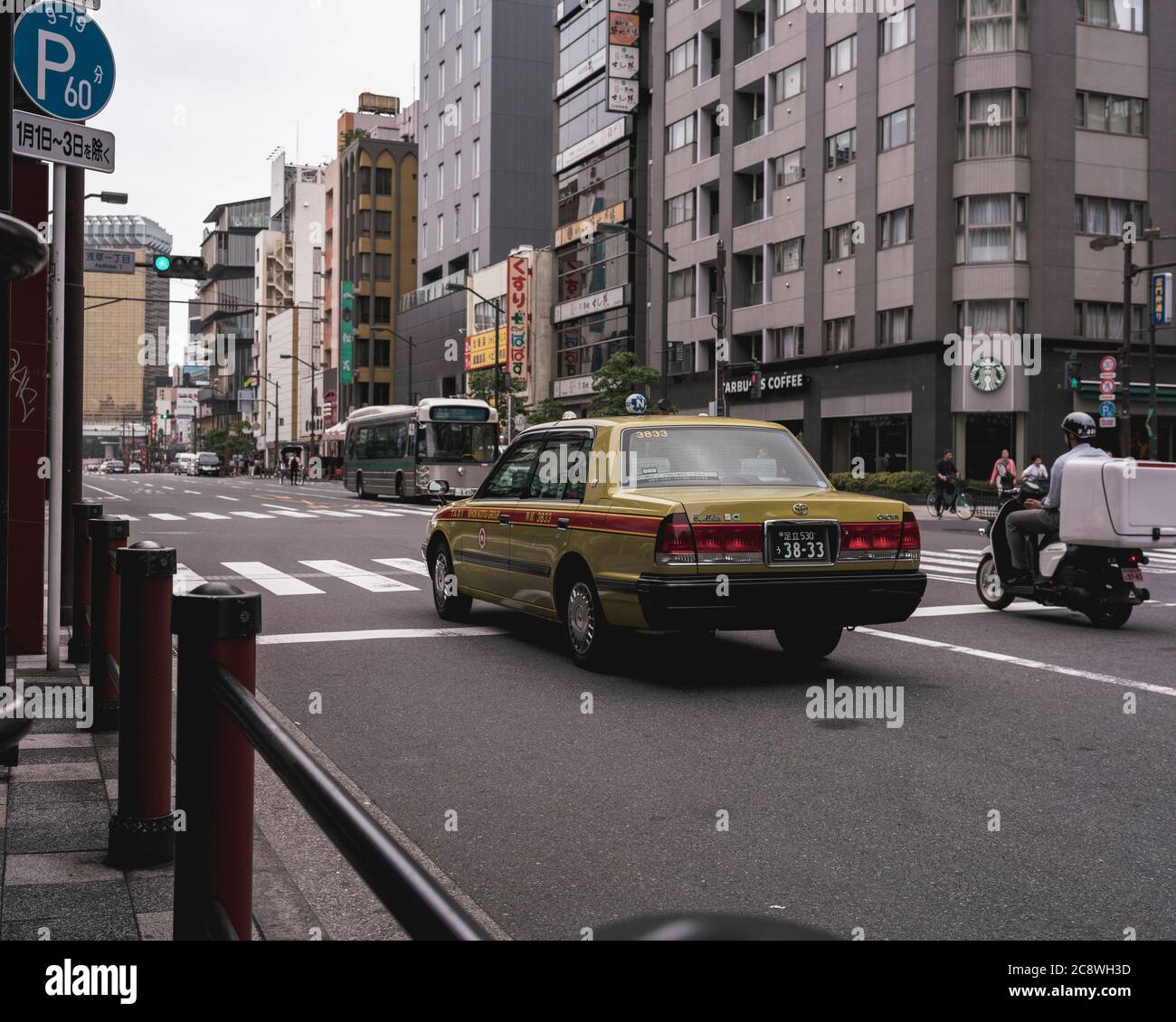Tokyo taxi hi-res stock photography and images - Alamy