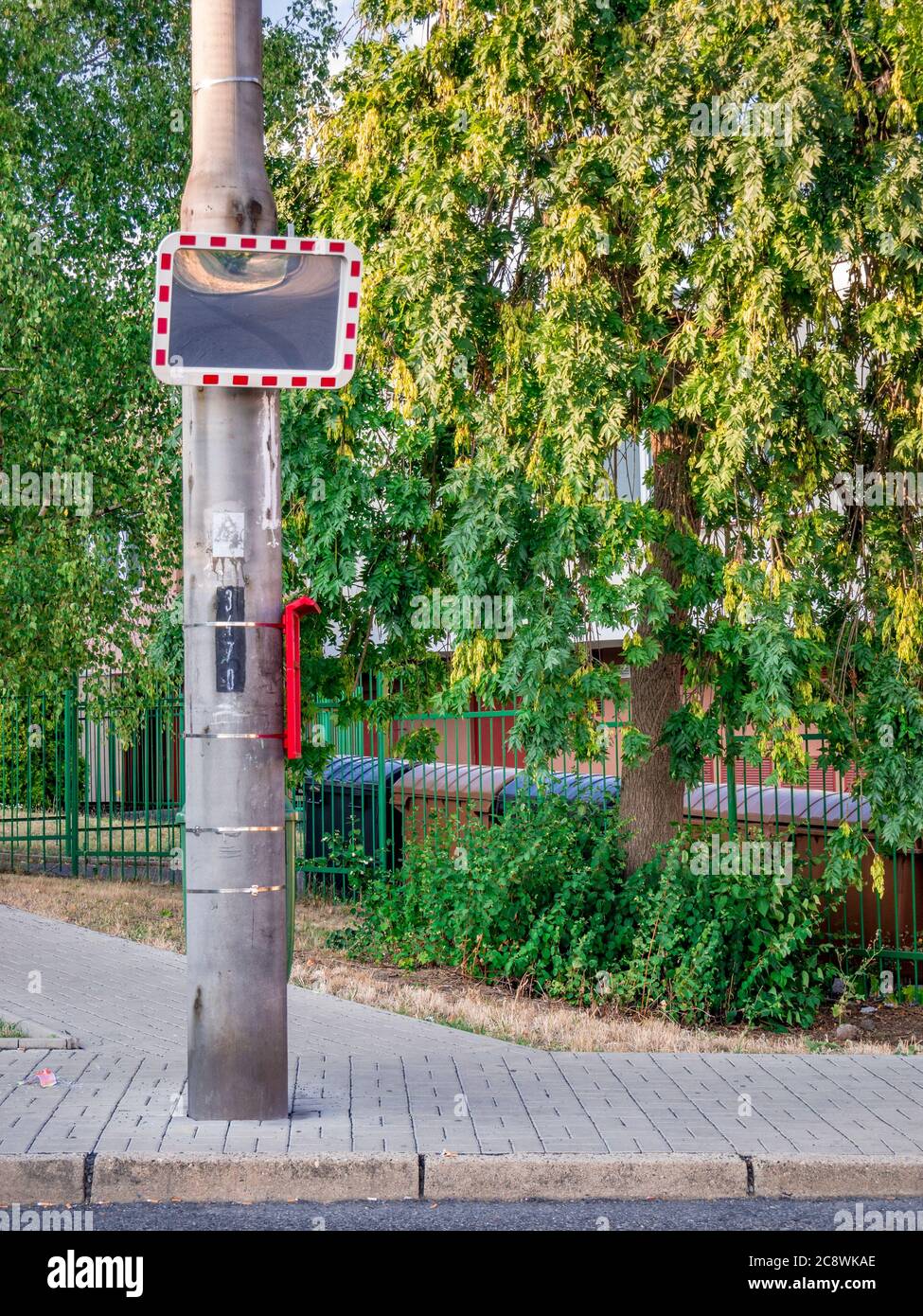 Mirror texture hi-res stock photography and images - Alamy