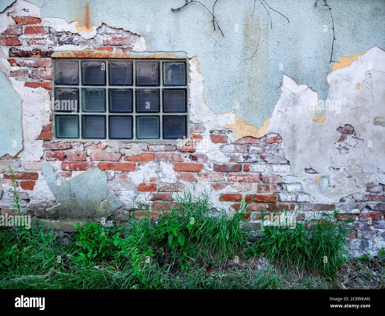 Abstract pattern old brick hi-res stock photography and images - Alamy