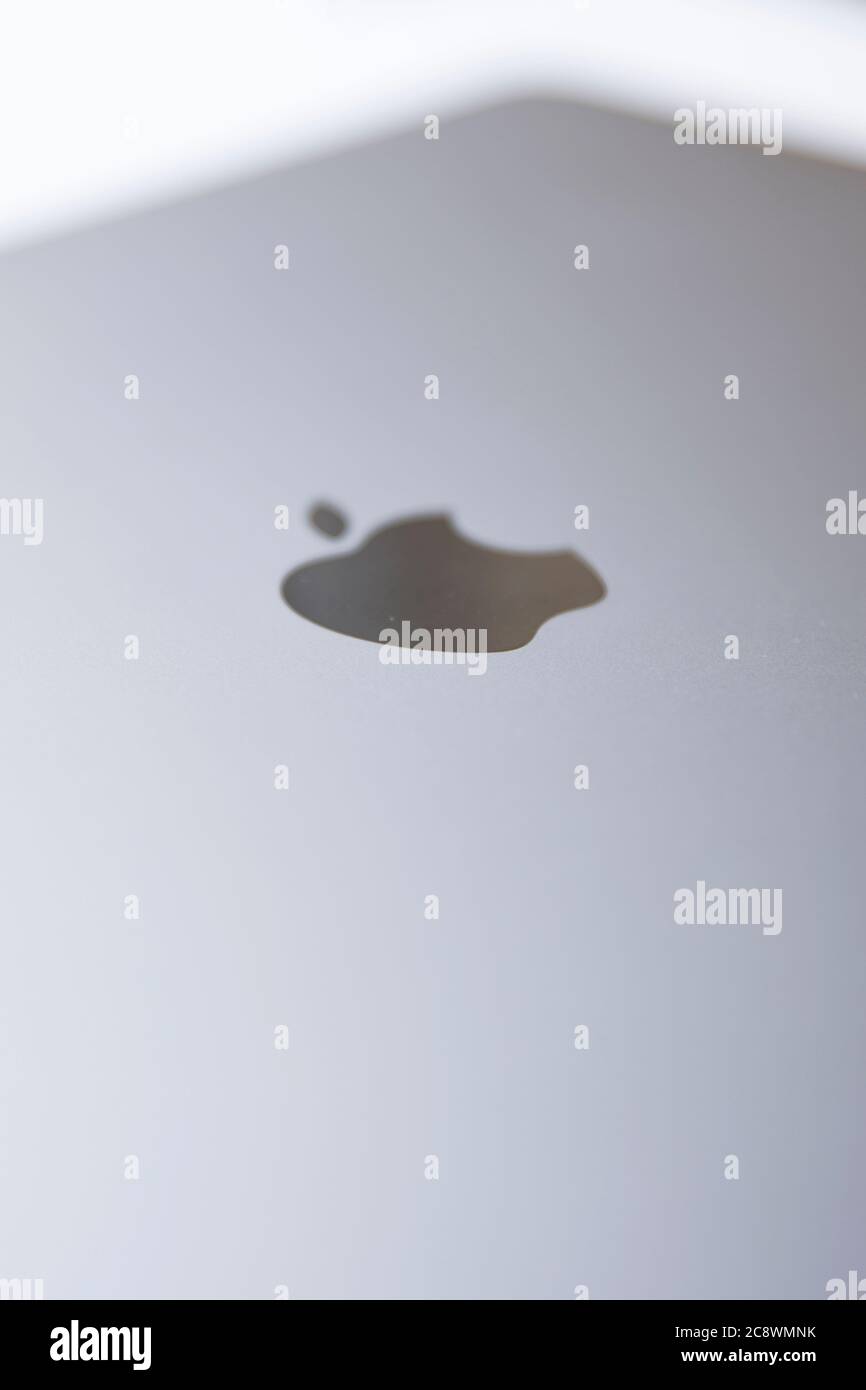 Macbook pro logo hi-res stock photography and images - Alamy