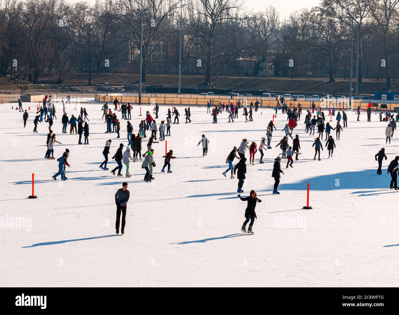 Outoor ice rink hi-res stock photography and images - Alamy