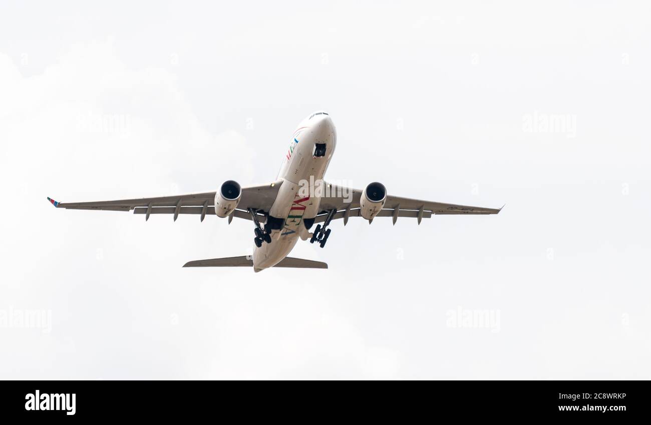 Middle eastern airlines logo hi-res stock photography and images - Alamy