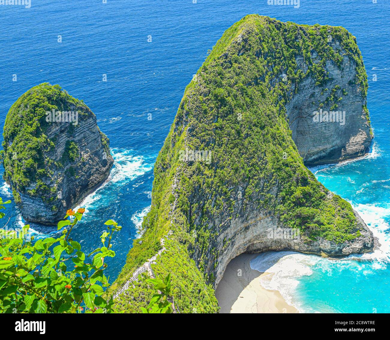 Beautiful Klingking Beach and rocks on the island of Nusa Penida near ...
