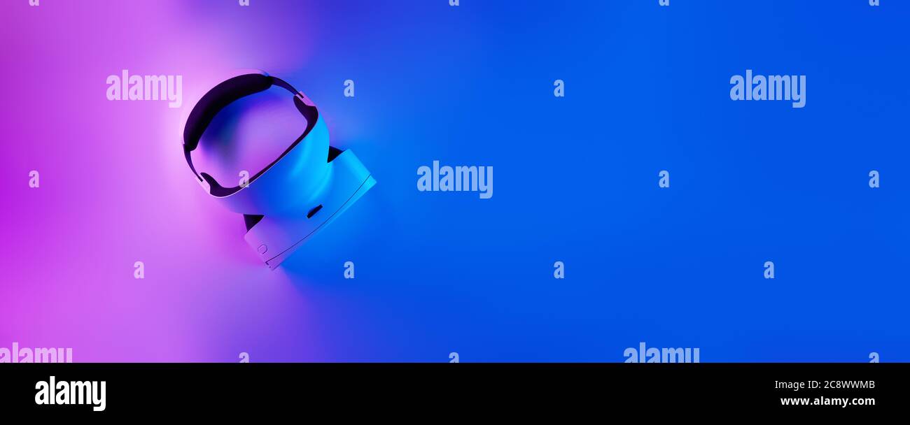 Virtual reality headset in violet and blue neon colors Stock Photo - Alamy