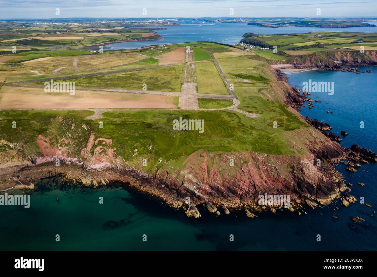 Ww2 airfield hi-res stock photography and images - Alamy