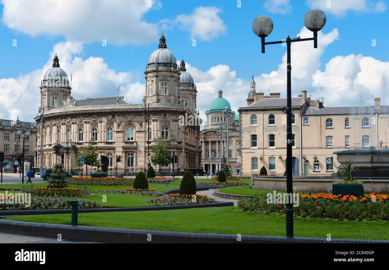 Hull england city hall and gardens hi-res stock photography and images ...