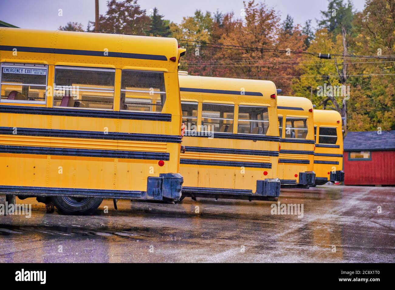 School buses row hi-res stock photography and images - Alamy
