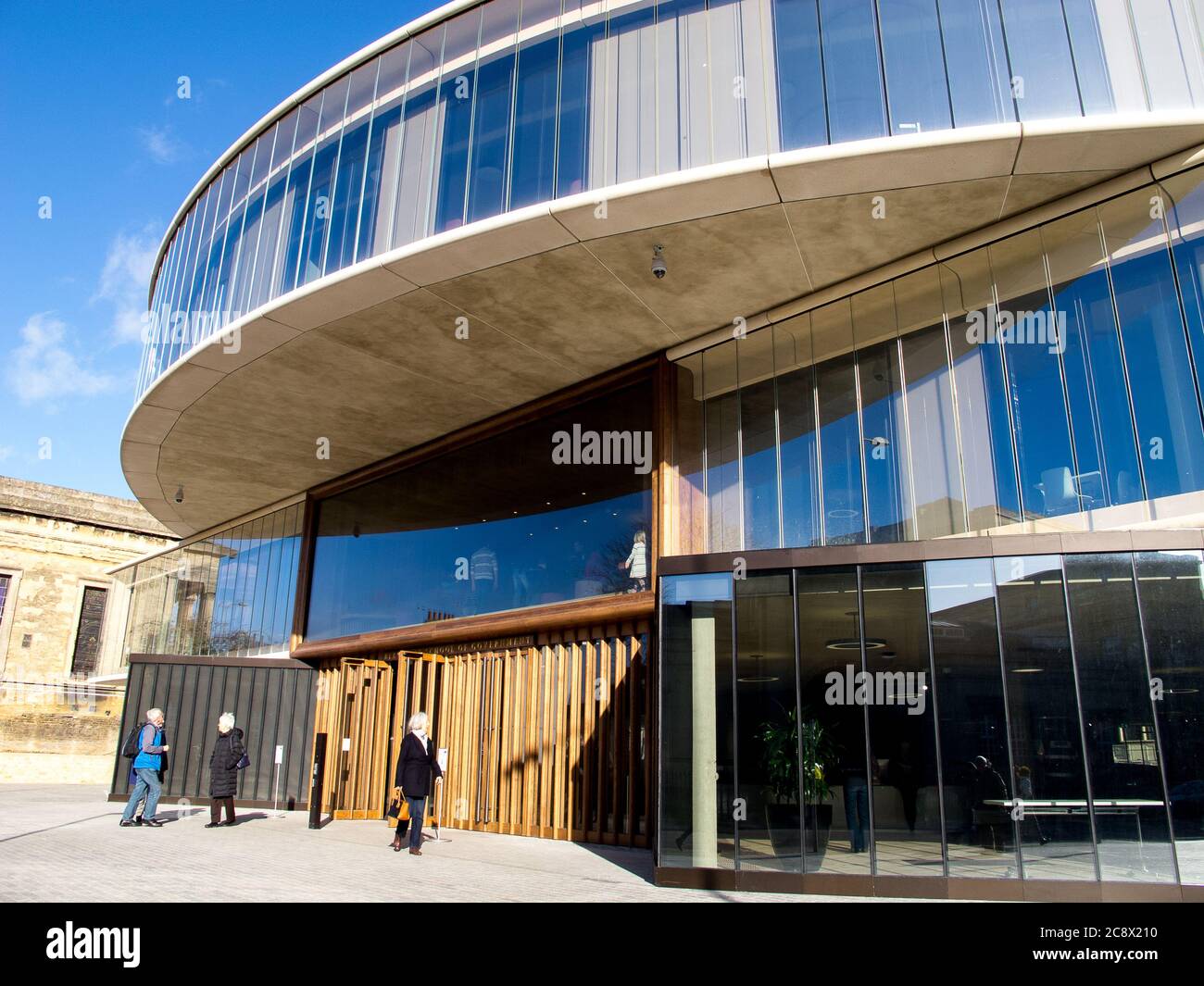 Exterior front view of the Blavatnik School of Government Stock Photo ...