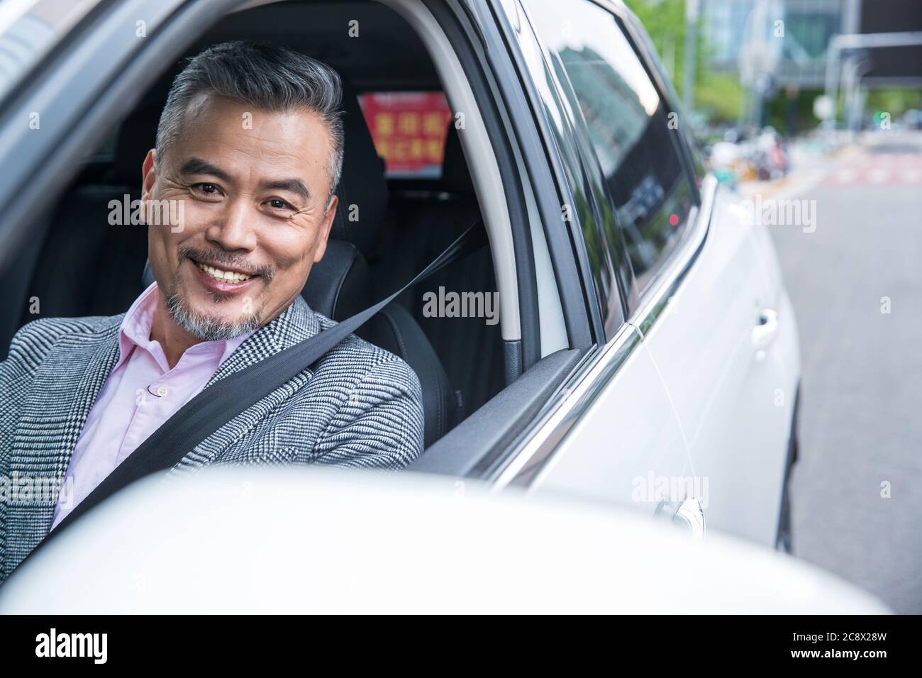 Upper middle class car hi-res stock photography and images - Alamy