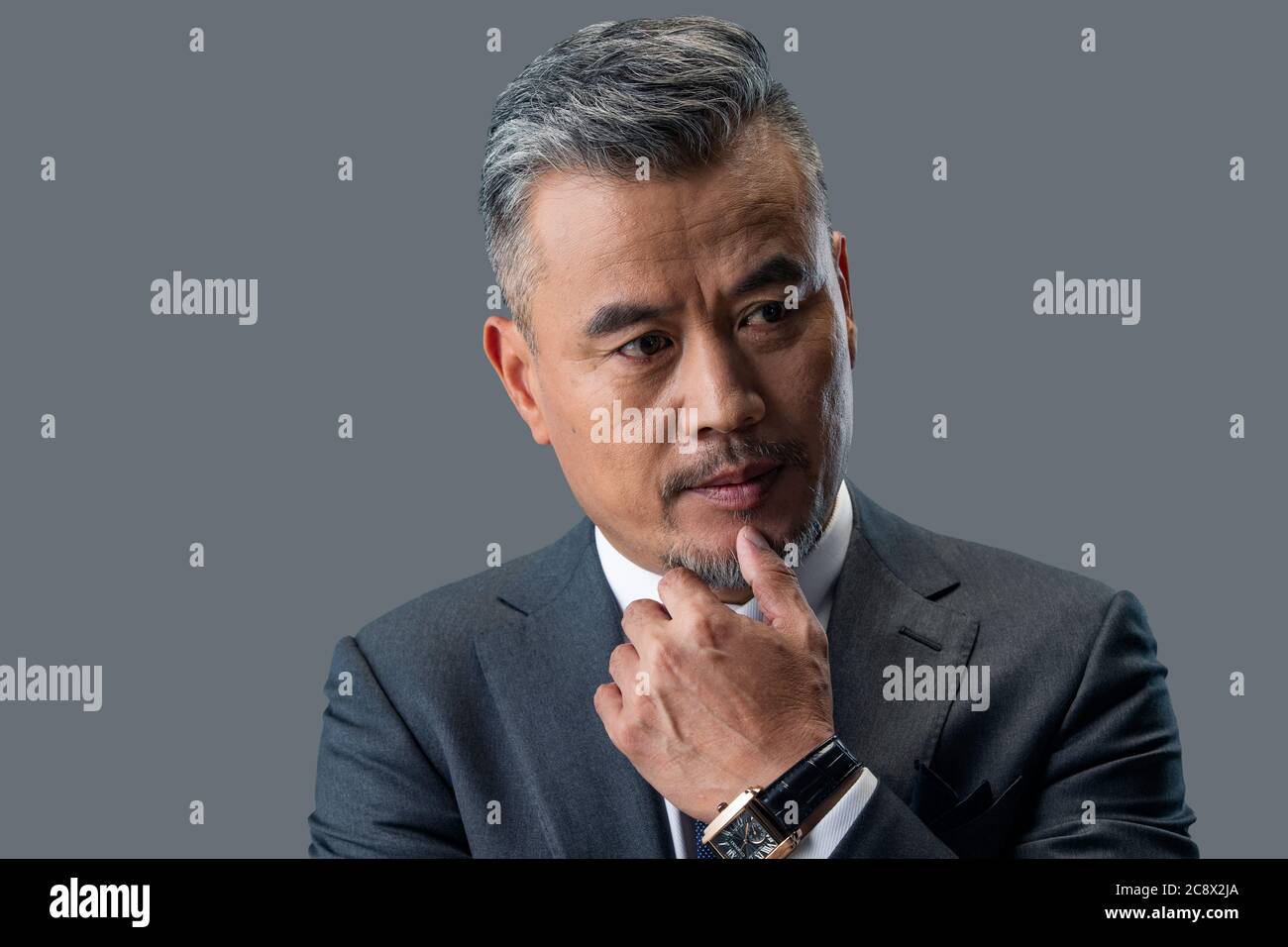 Business person 40s thinking hi-res stock photography and images - Alamy