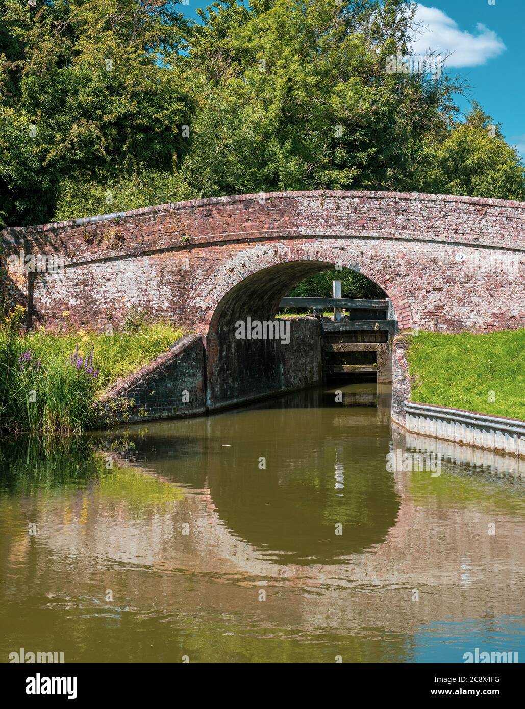 Brunsden lock bridge hi-res stock photography and images - Alamy