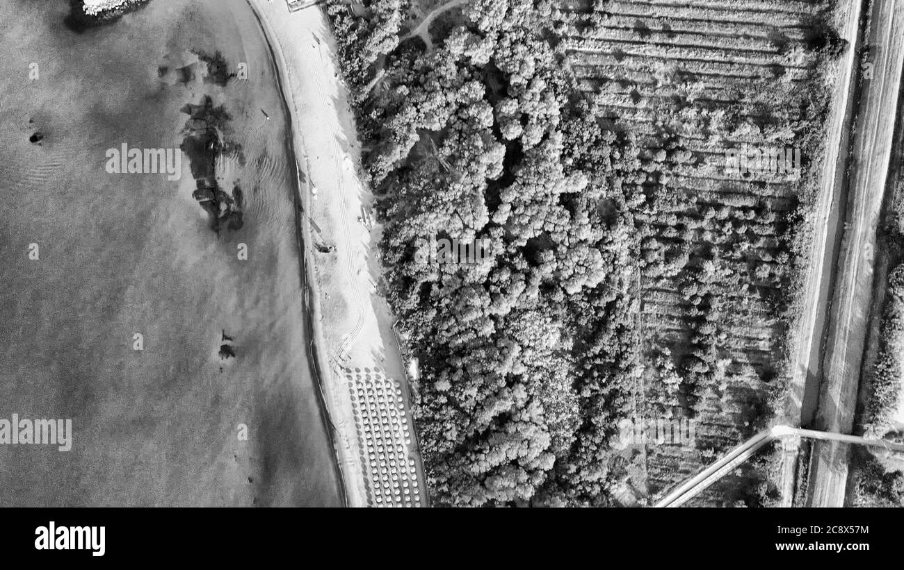 [aerial] overhead beach sand waves Black and White Stock Photos ...
