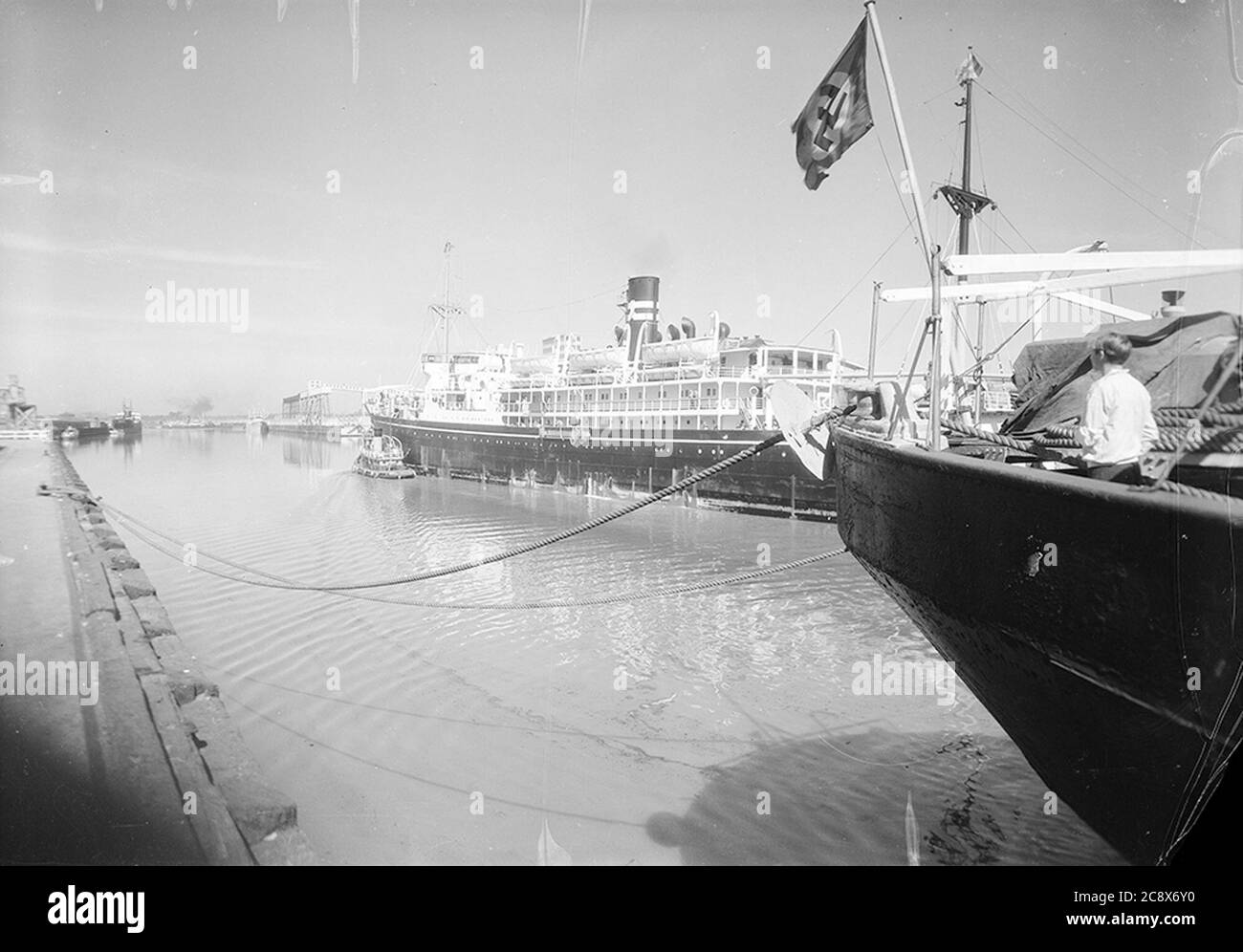 Vintage tugboat hi-res stock photography and images - Alamy