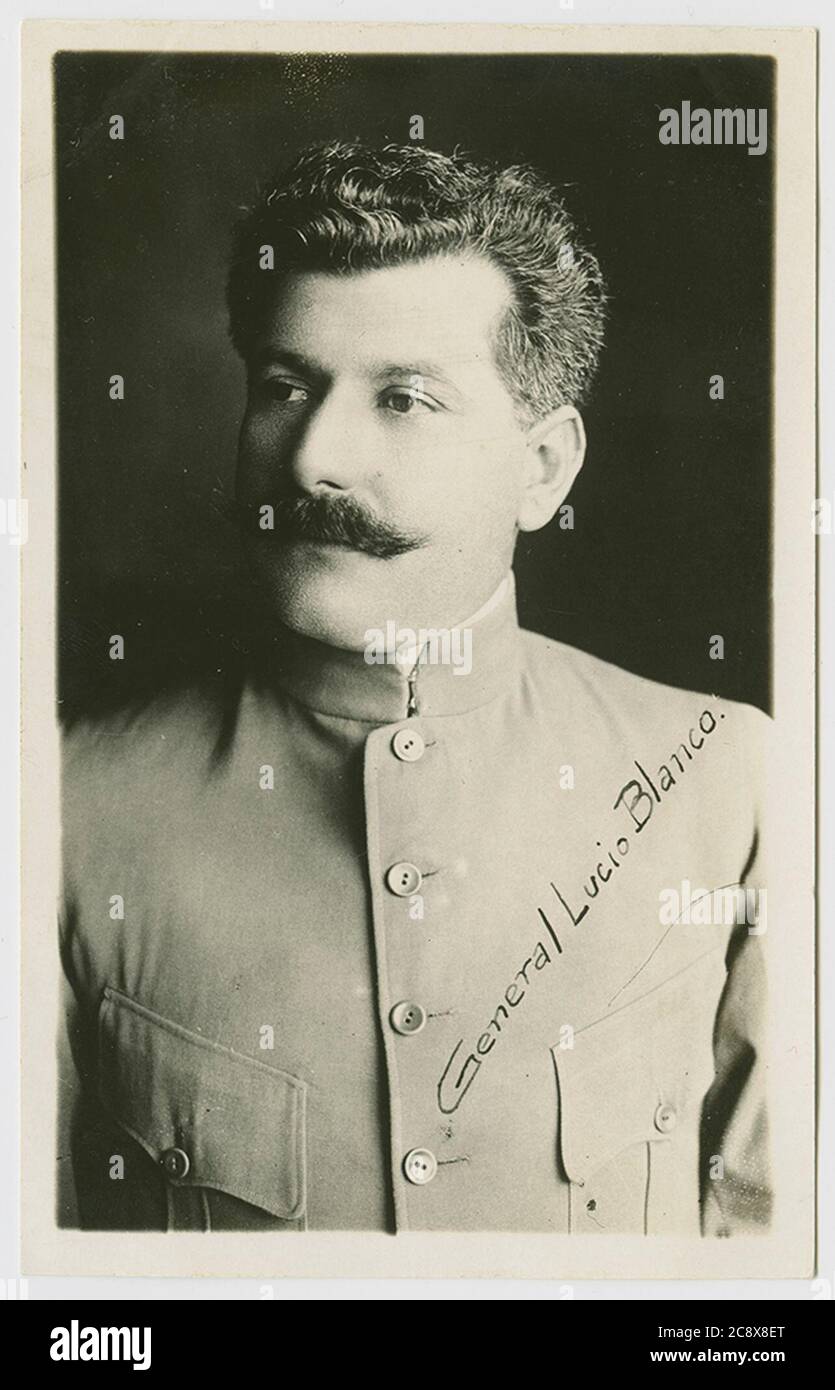 Grunge blanco hi-res stock photography and images - Alamy