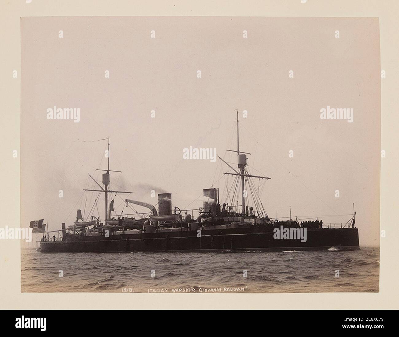 Vintage warship photo hi-res stock photography and images - Alamy