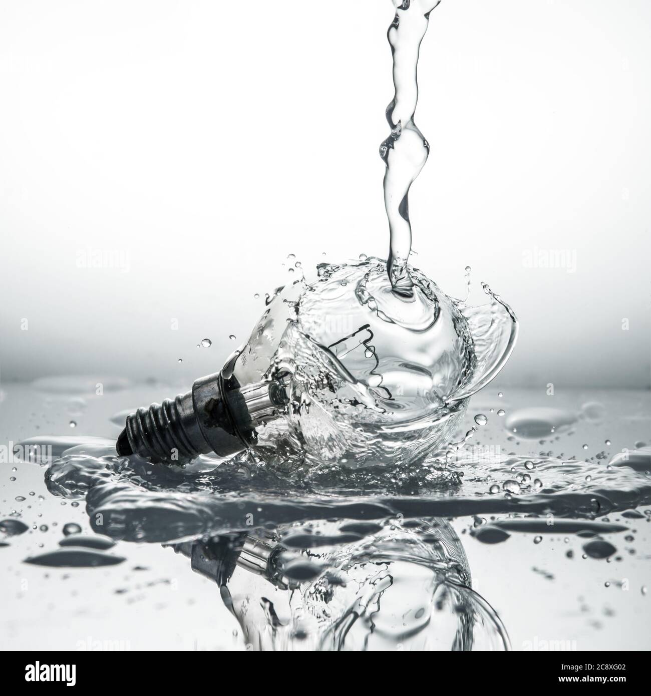 Bulb water splash hi-res stock photography and images - Alamy