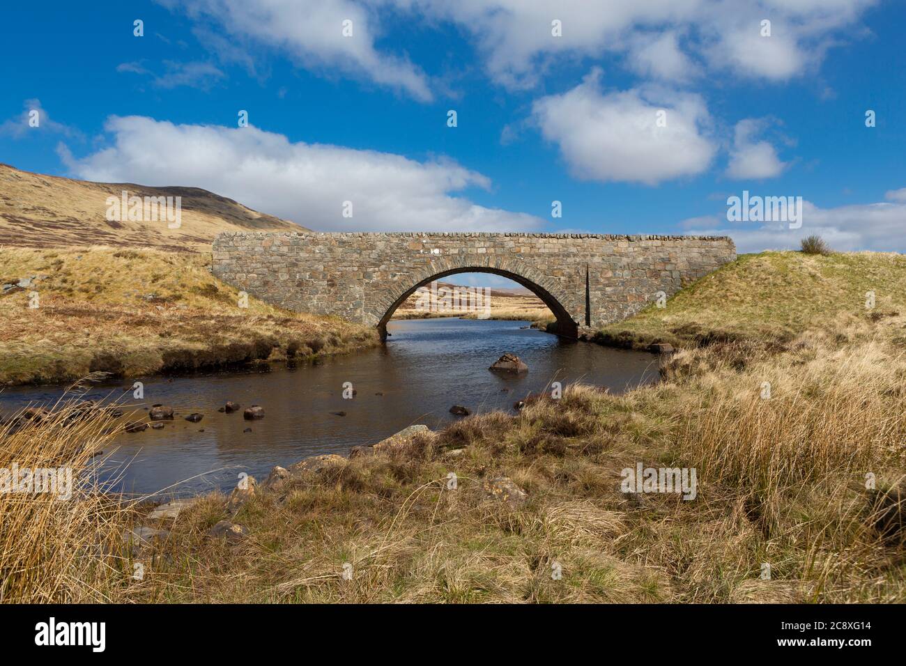 Small stone bridge hi-res stock photography and images - Alamy