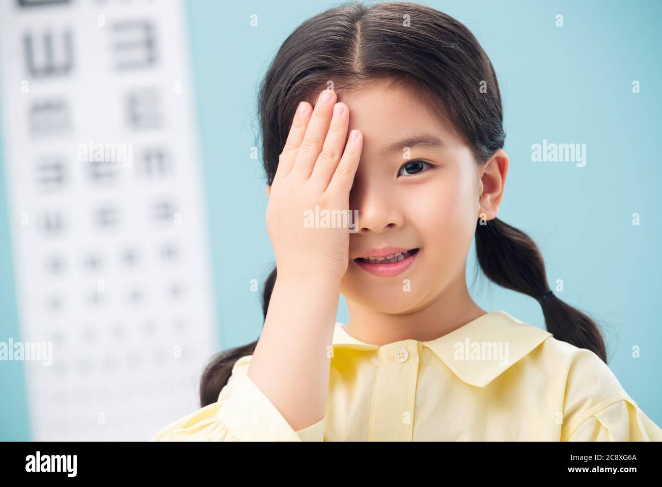 Girl eye test hi-res stock photography and images - Alamy