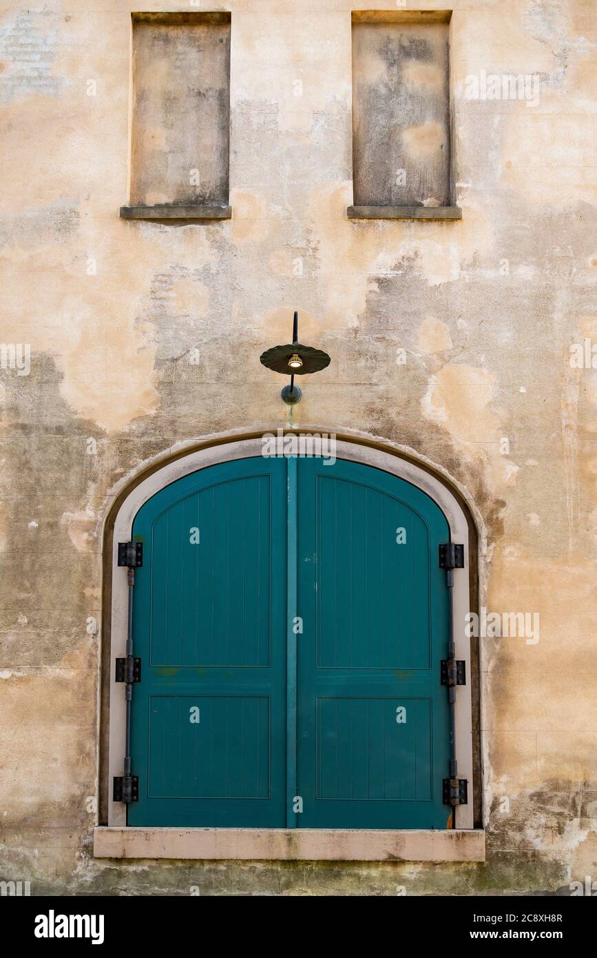 front view of ancient house in Charleston city Stock Photo - Alamy