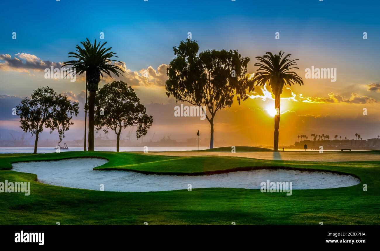 Golden sunset golf course hi-res stock photography and images - Alamy