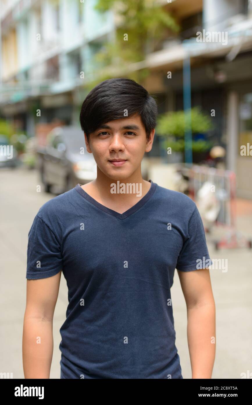 Asian male 20s hi-res stock photography and images - Alamy