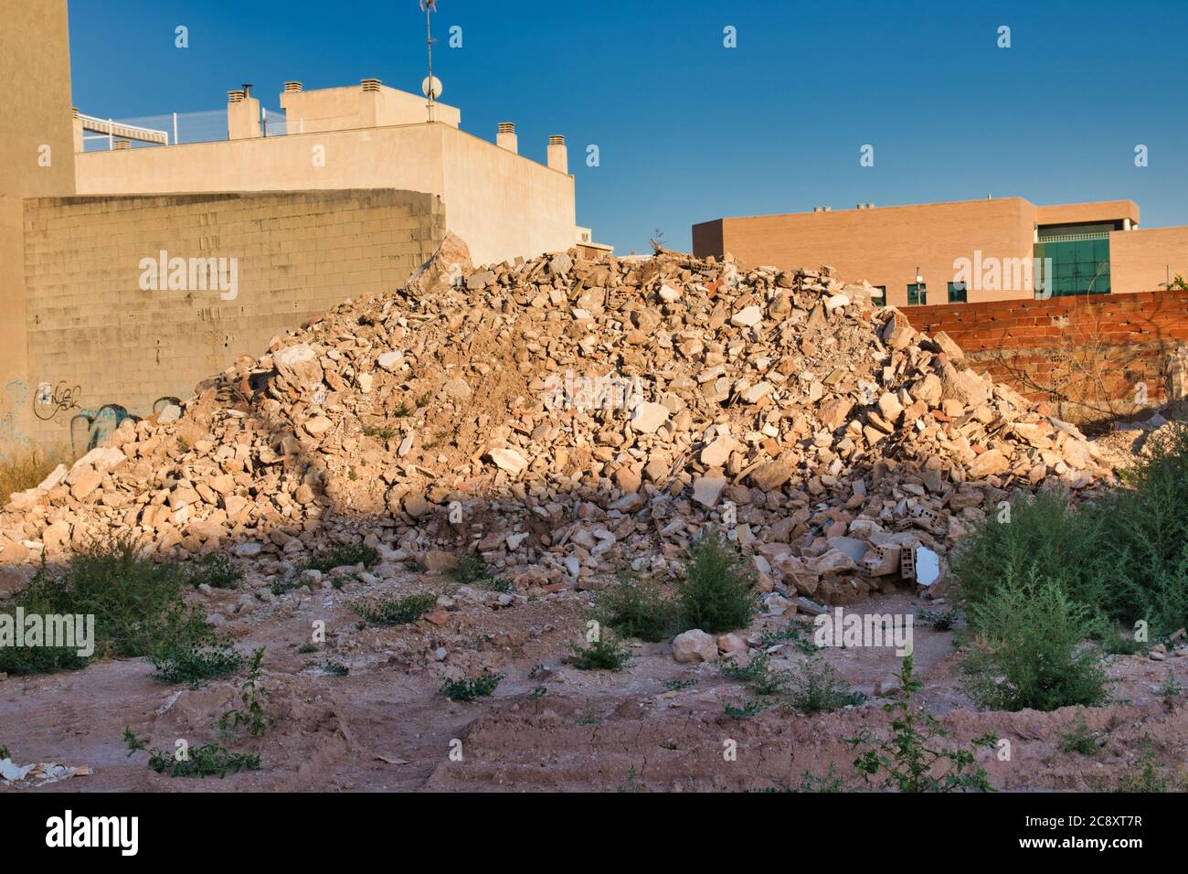 collapsed building in a city Stock Photo - Alamy