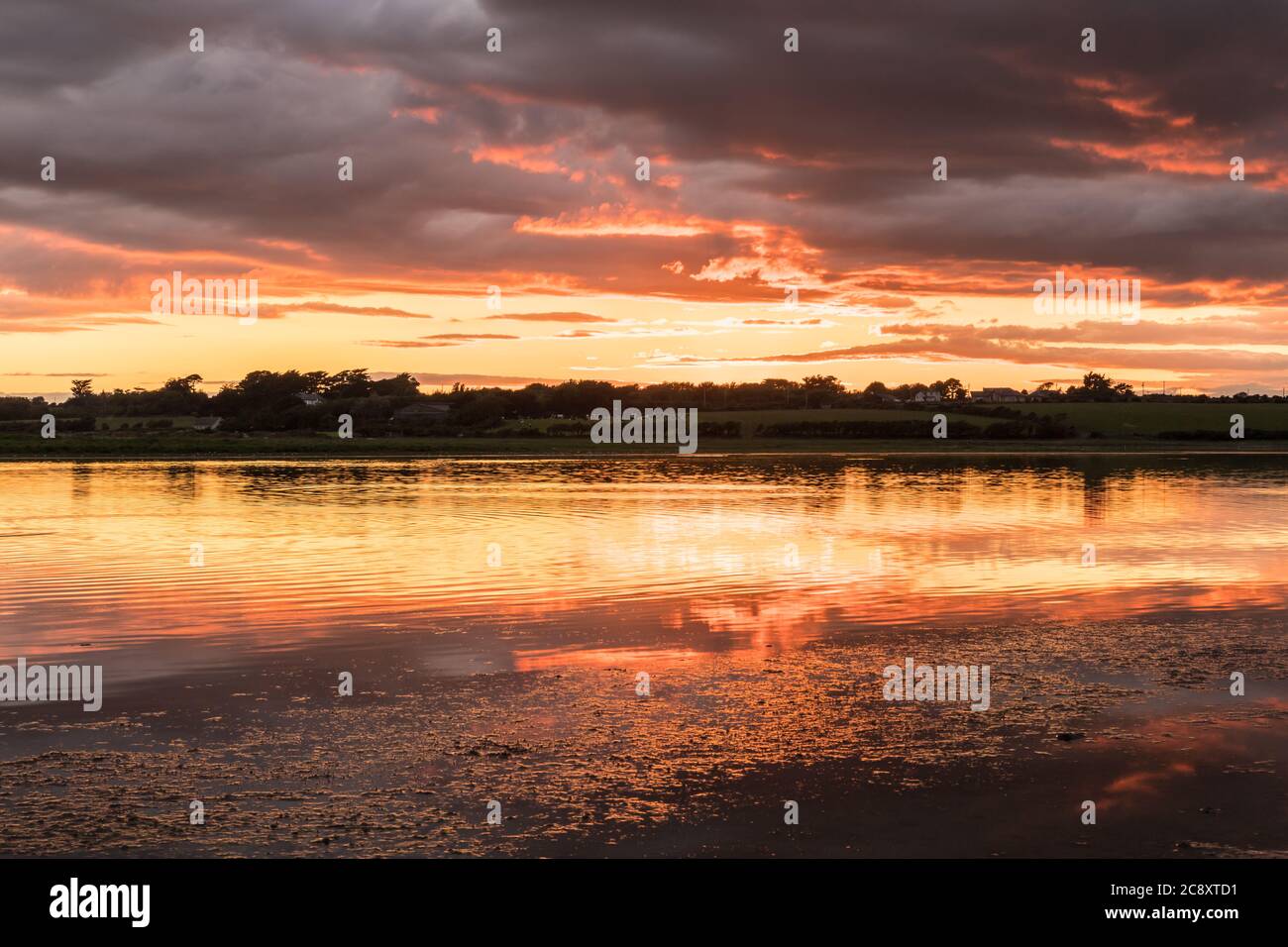 Red strand beach hi-res stock photography and images - Alamy