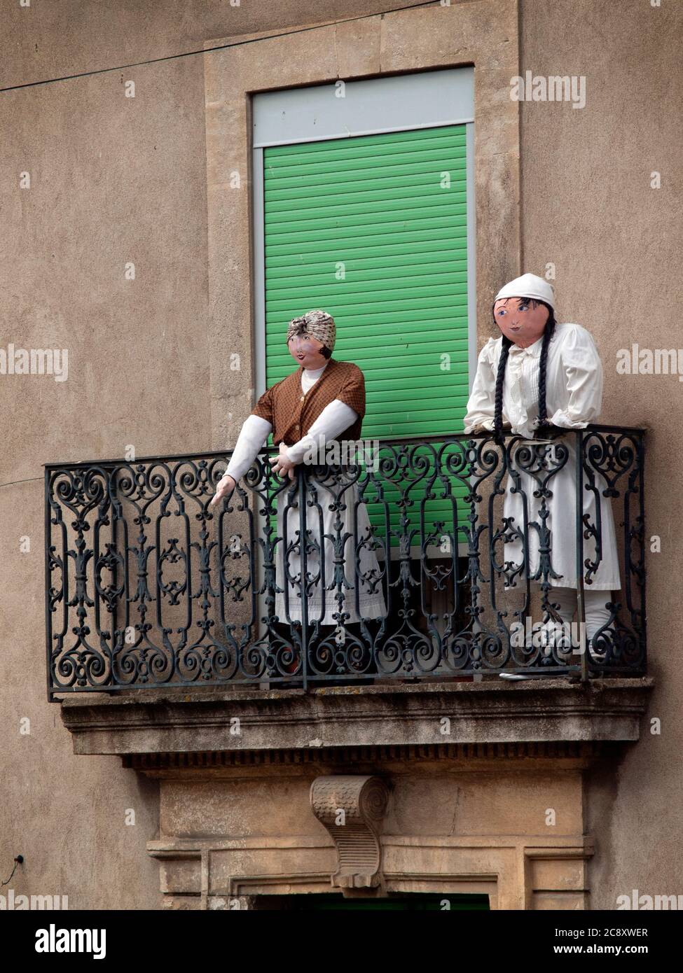 Strange figures hi-res stock photography and images - Alamy