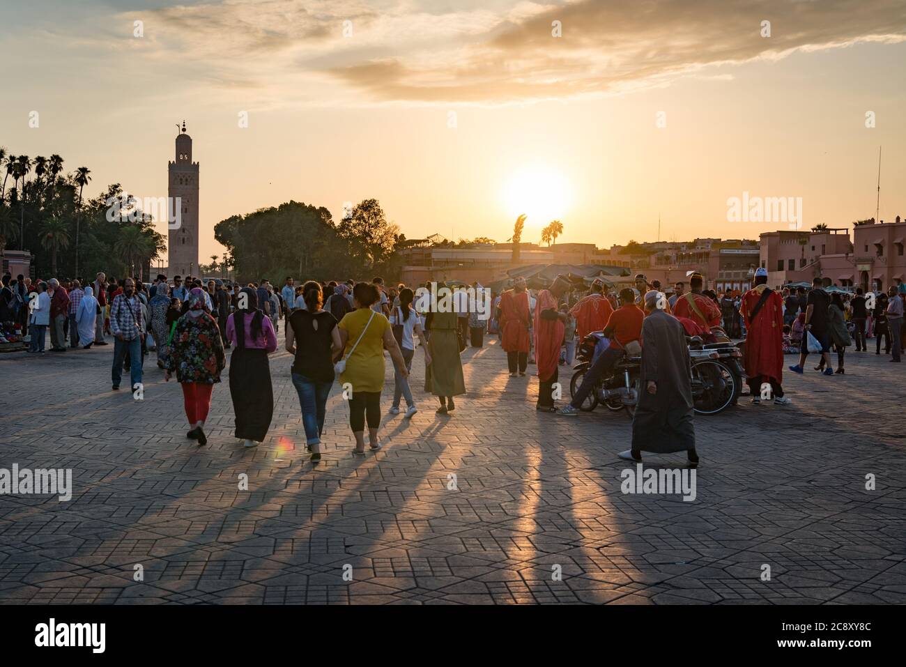 The main square in marrakesh with minaret of koutoubia mosque hi-res ...