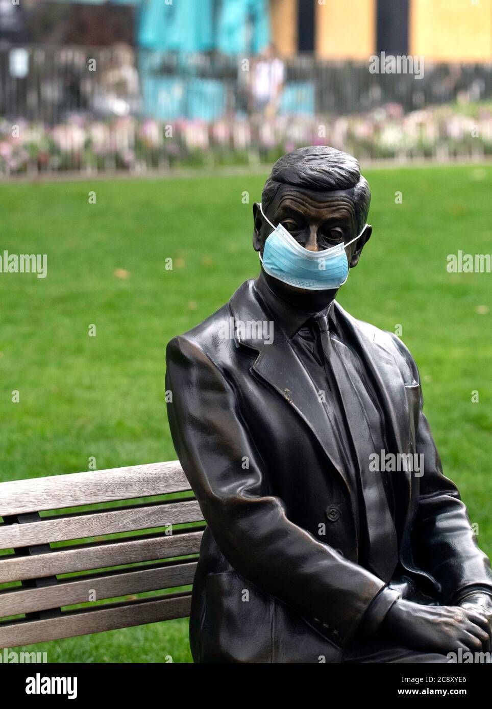 Mr Bean statue in Leicester Square with face covering Stock Photo - Alamy Mr Bean statue in Leicester Square with face covering Stock Photo - Alamy