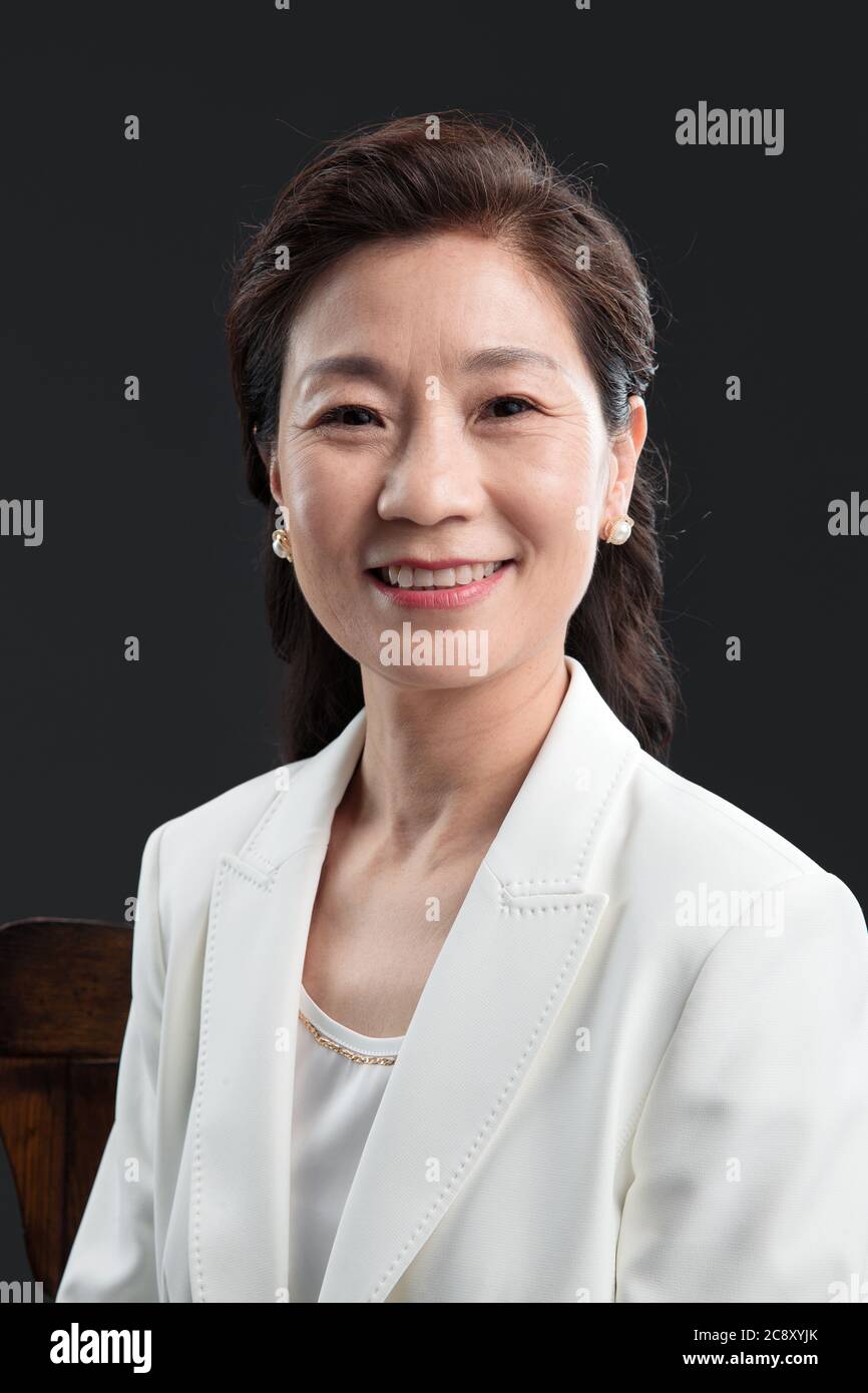 Middle class indian women hi-res stock photography and images - Alamy