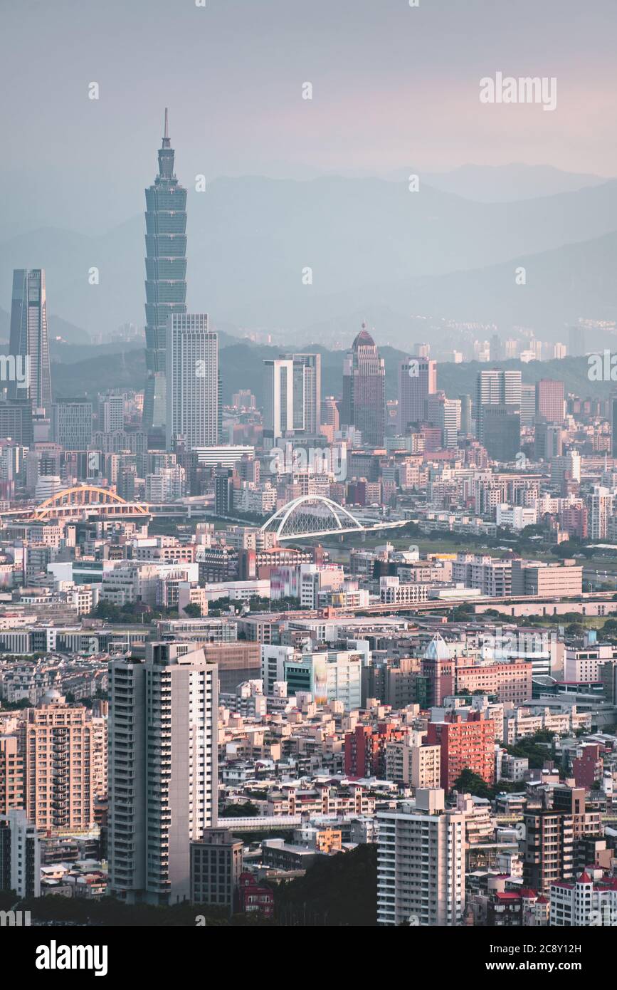 Skyline of taipei city in downtown Taipei, Taiwan Stock Photo - Alamy