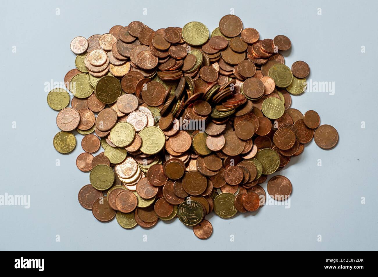 Pile loose change hi-res stock photography and images - Alamy