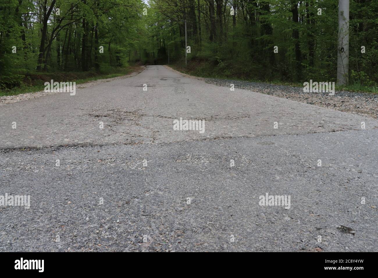Footpath through farmland view hi-res stock photography and images - Alamy