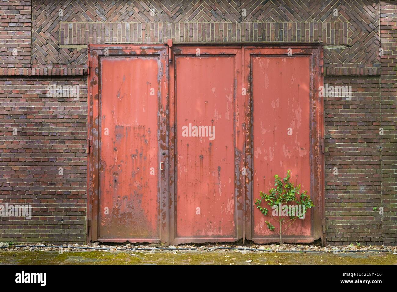 Huge old brick gates hi-res stock photography and images - Alamy
