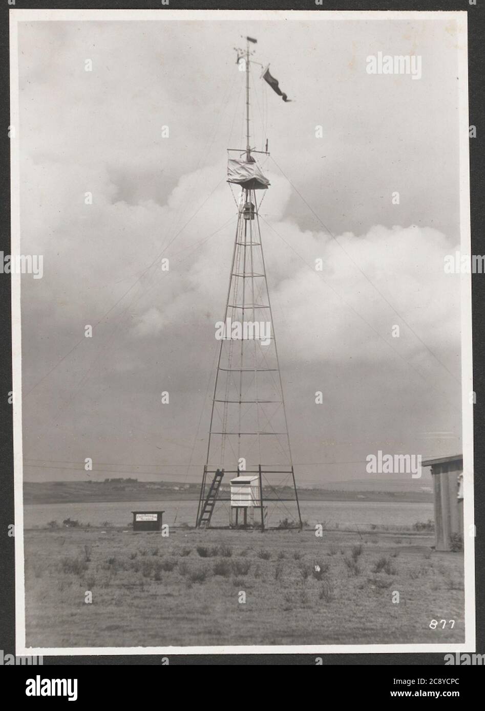 Vintage radio tower hi-res stock photography and images - Alamy