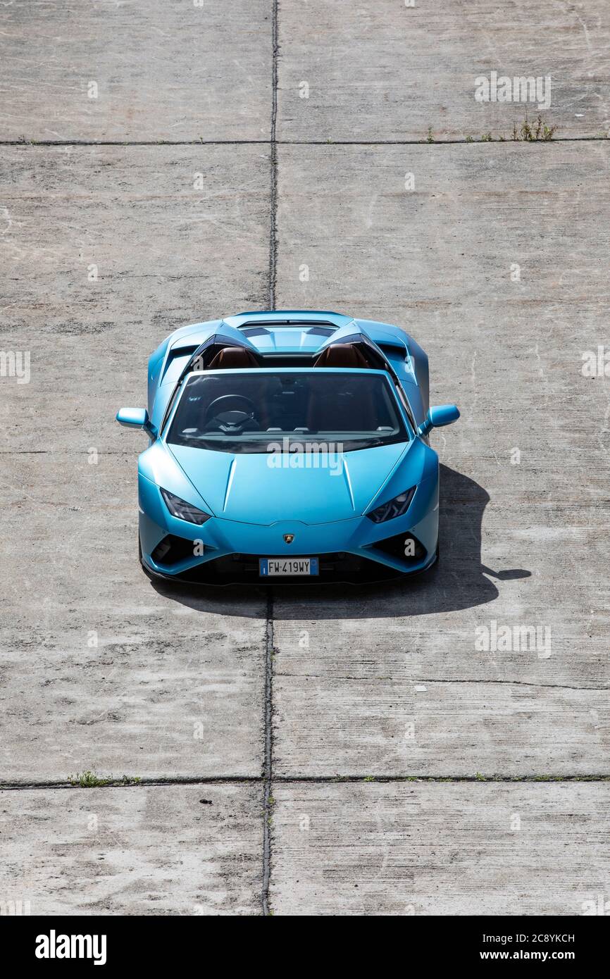 Lamborghini Huracán EVO RWD Spyder, photographed on the Longcross ...