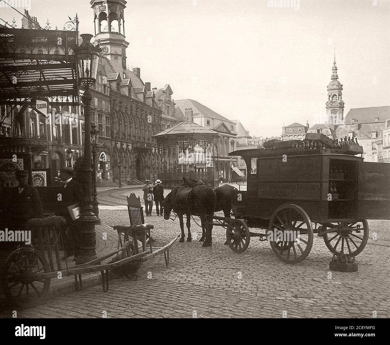 Life in the 1900s hi-res stock photography and images - Alamy