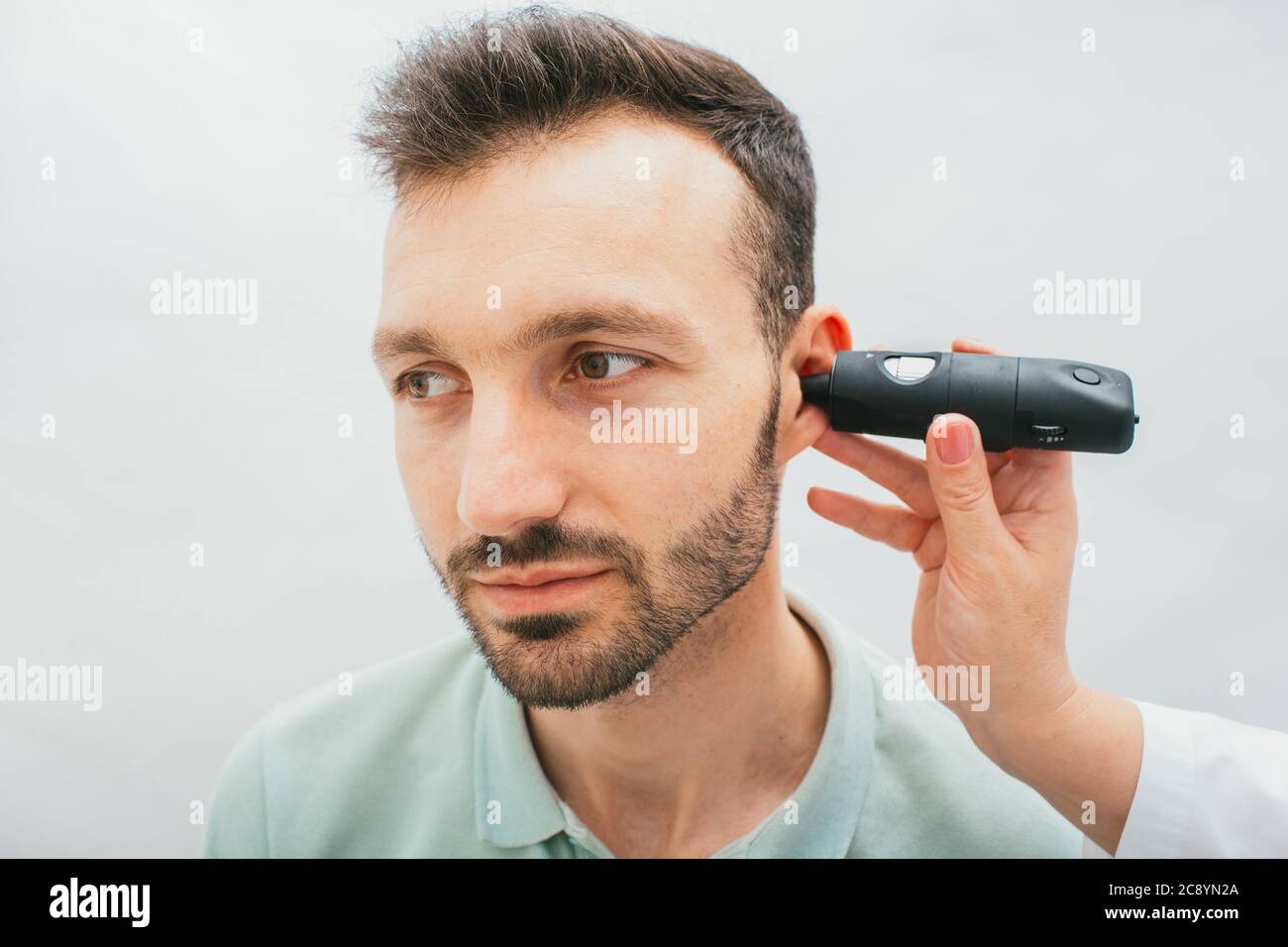 Otoscopy hi-res stock photography and images - Alamy