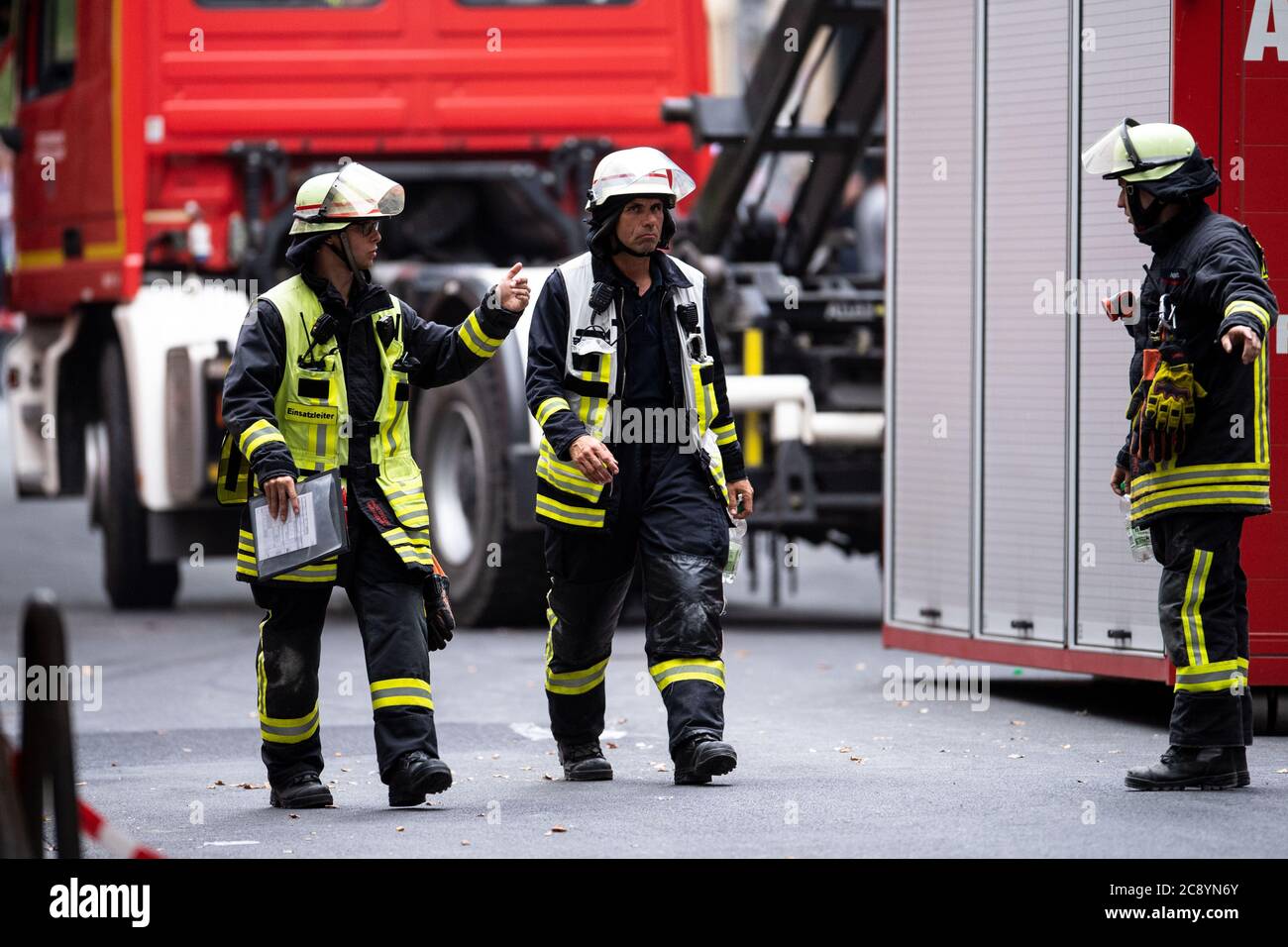 Duesseldorf, Germany. 27th July, 2020. Police and firefighters are on ...