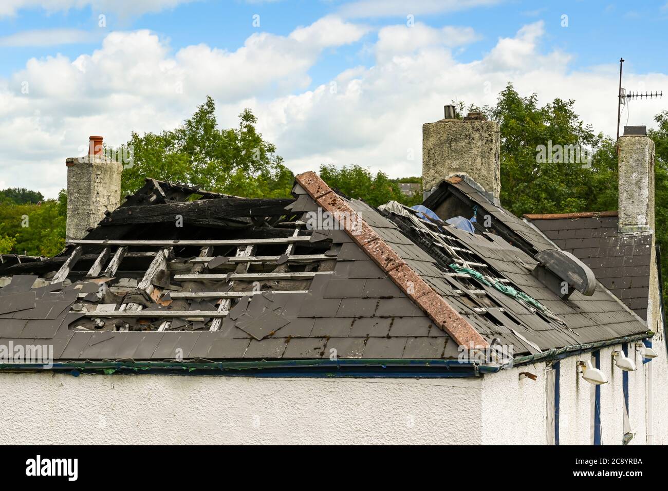 Commercial building roof hi-res stock photography and images - Alamy