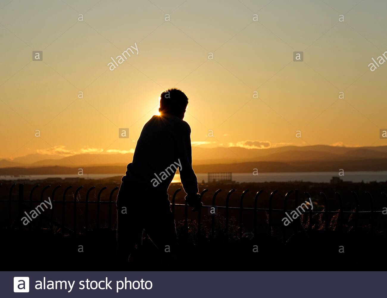 Atmospheric sundown setting hi-res stock photography and images - Alamy