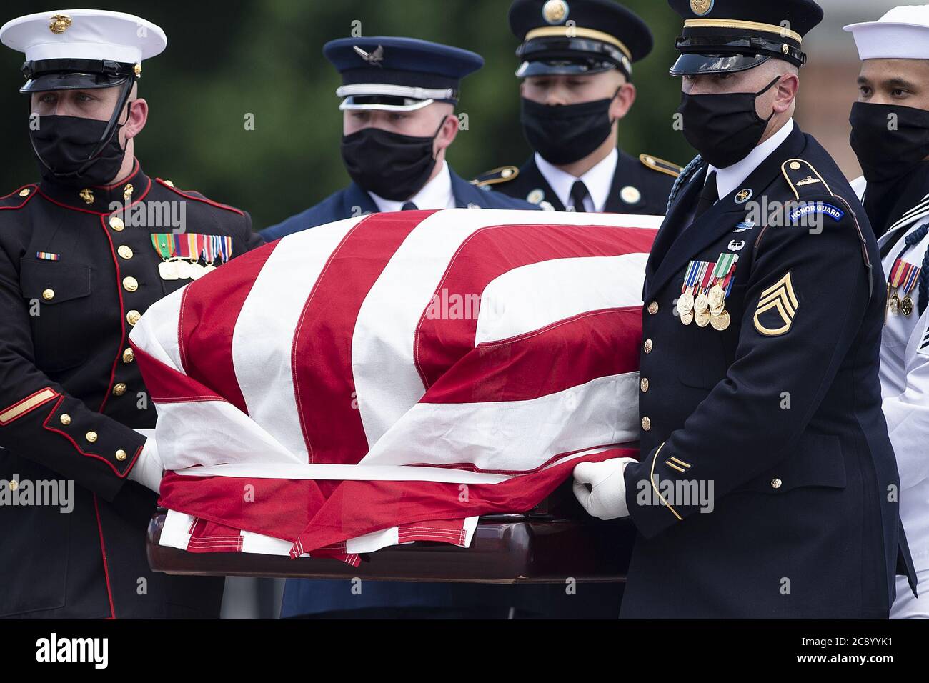 Flag drapped casket hi-res stock photography and images - Alamy