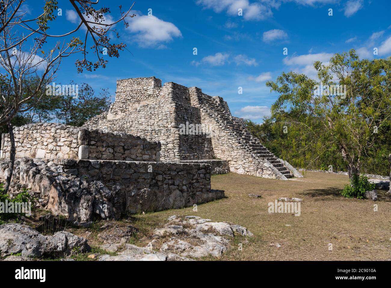 Classic mayan altar stone hi-res stock photography and images - Alamy